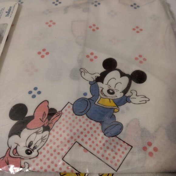 Disney | Bedding | Vintage Disney Babies Dundee Crib Sheet 28x52 White ...